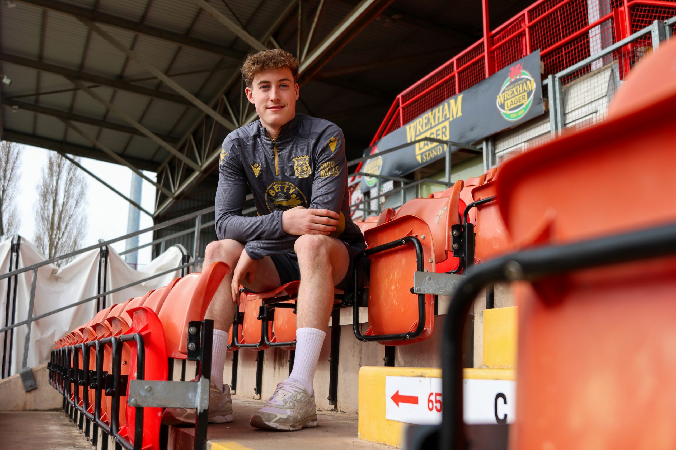 Current Level 3 Sports Learner Harry Ashfield has signed a new contract ...